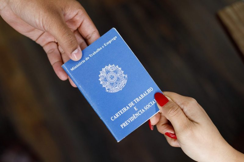 Sine oferece 30 empregos para Eletricista com salário de R$ 4 mil